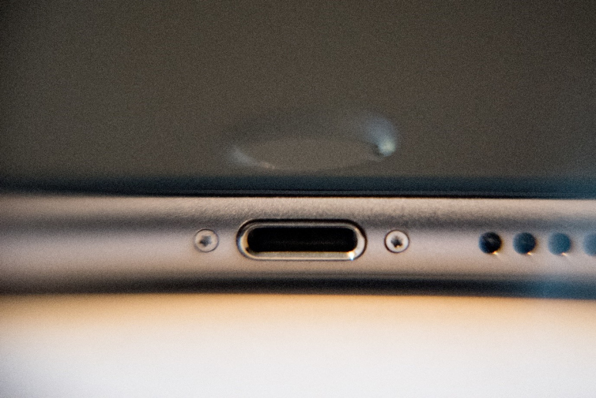 How to fix your iPhone not charging its battery